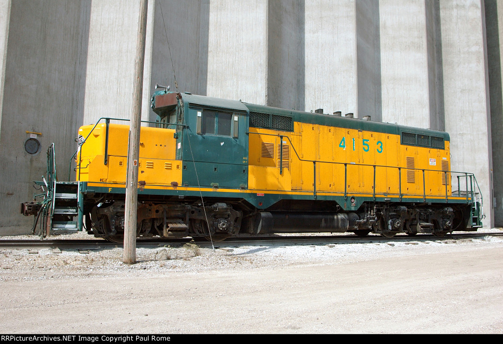 CNW 4153, EMD GP7, working at DeBruce Grain
